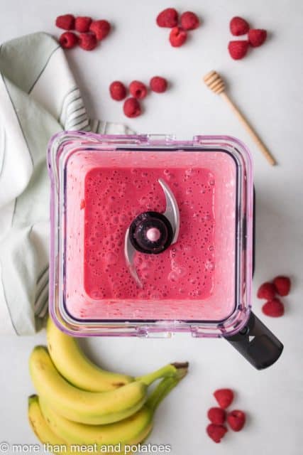 10 Minute Raspberry Smoothie Recipe